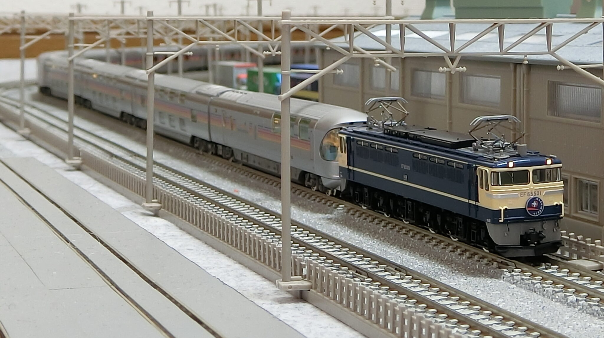 Nゲージ 1689 EF65-501 Pトップ＆E26系カシオペア | 豊四季車両基地