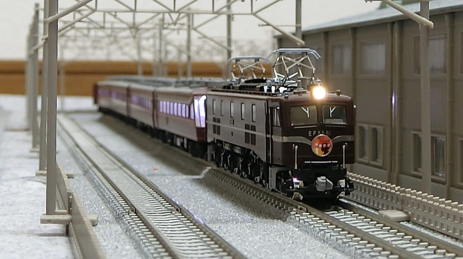 Nゲージ 1719 EF58-61 サロン踊り子をカッコよく | 豊四季車両基地